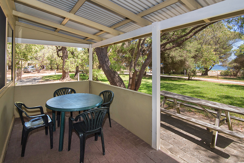 Jetty Chalet – 2 Brm - Siesta Park Holiday Resort